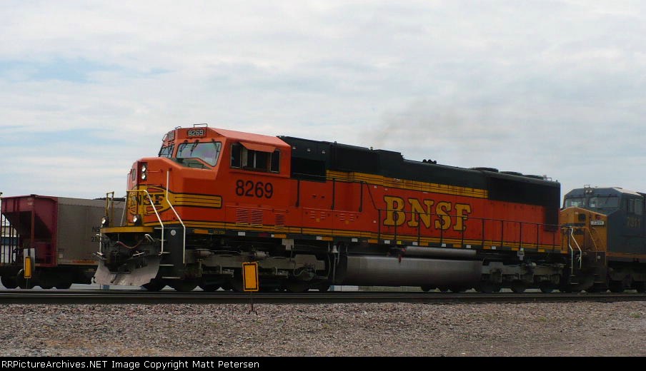 BNSF 8269